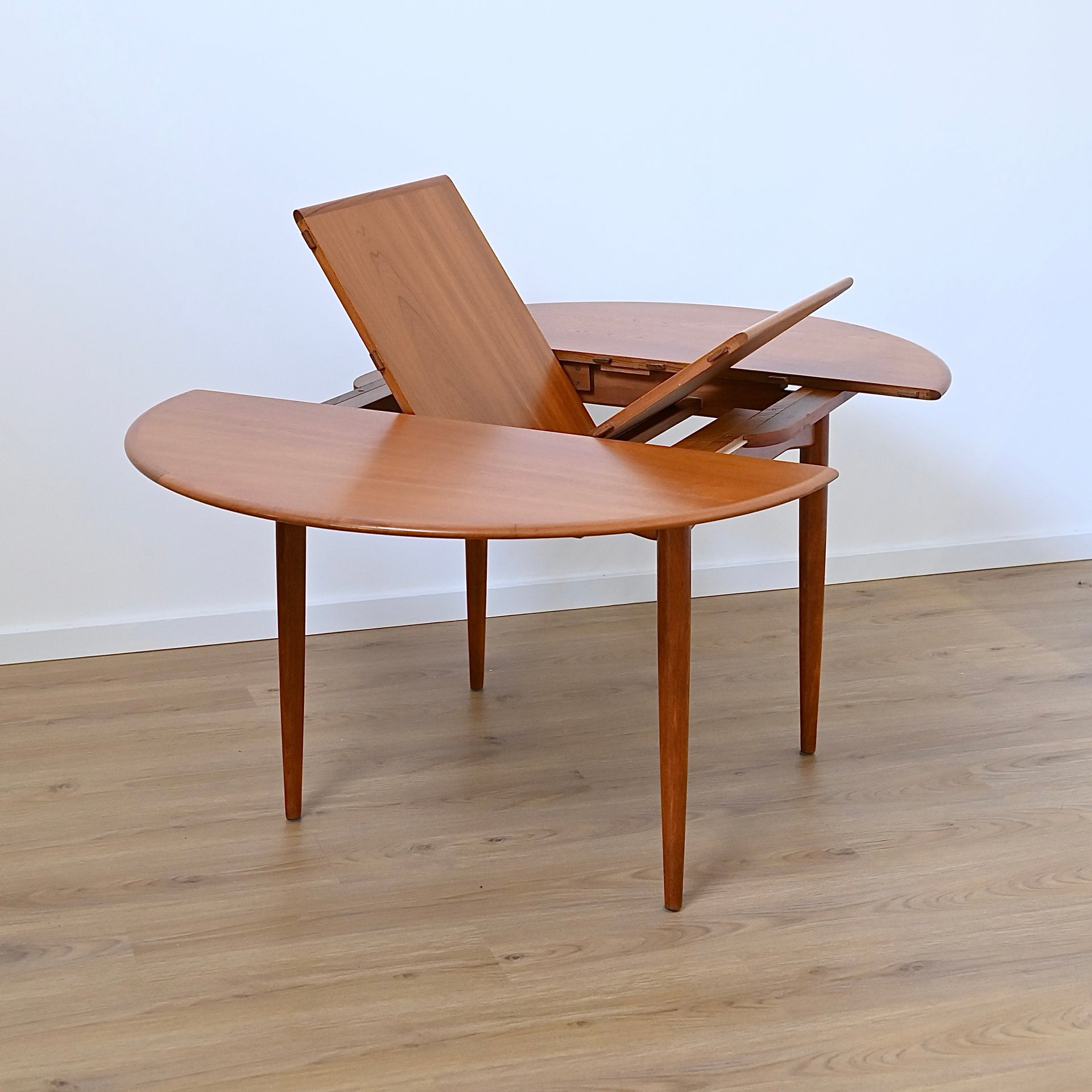 Retro Bay | Mid Century & Retro Furniture | Restored – retro bay