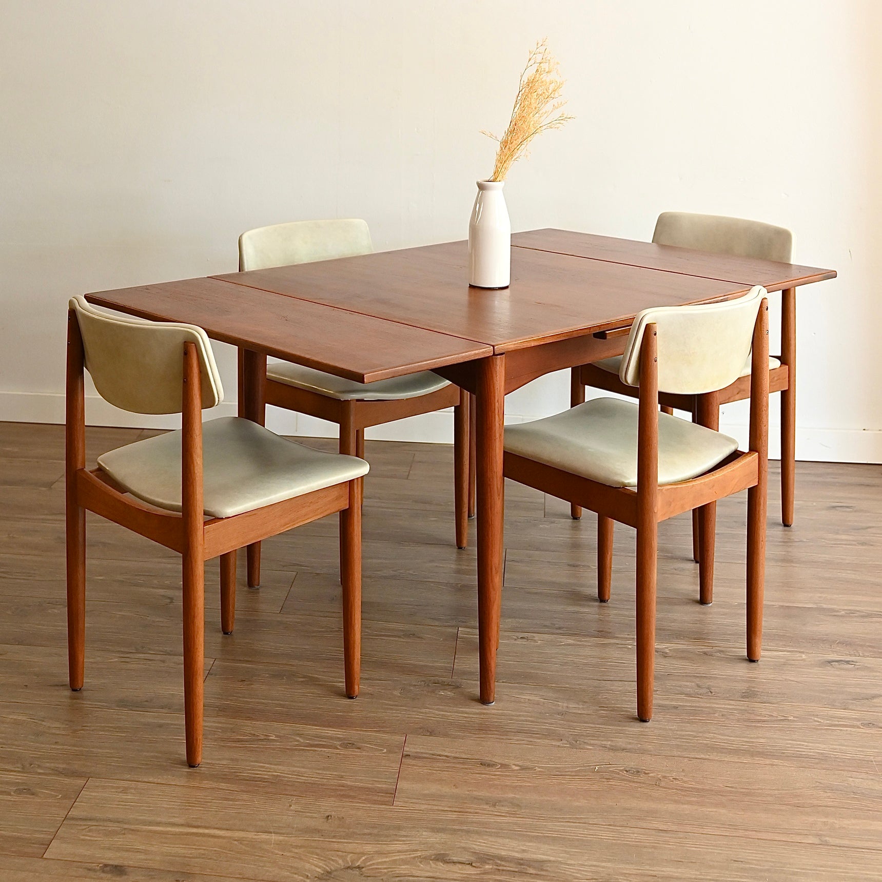 4x Mid Century Teak Dining Chairs by Chiswell – retro bay
