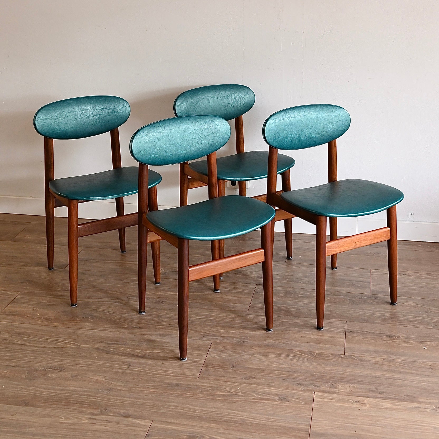 Mid Century Teak Teal Vinyl Dining Chairs by Elite – retro bay