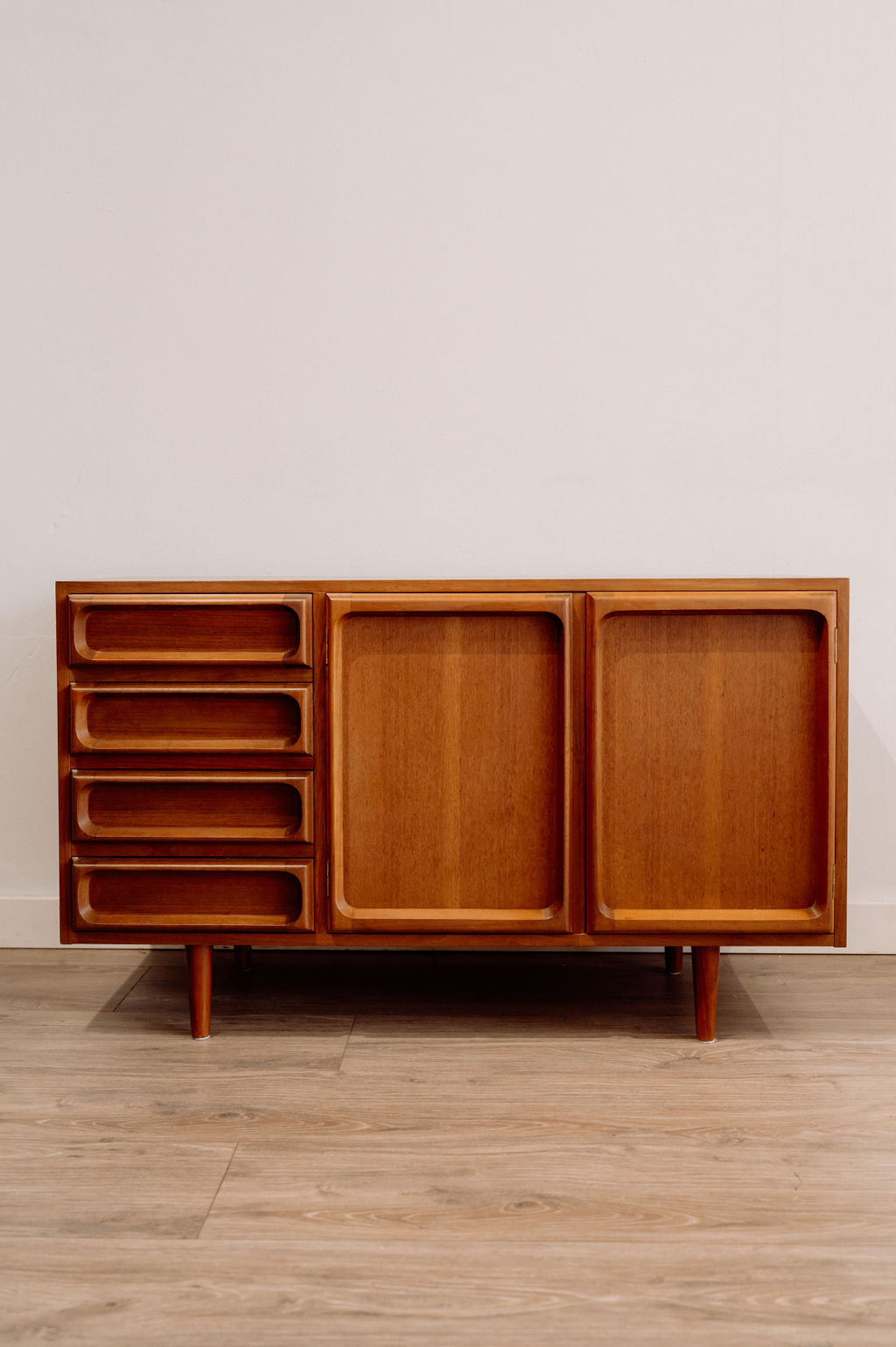 Retro Bay | Mid Century & Retro Furniture | Restored – retro bay